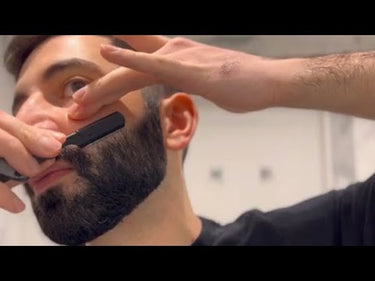 How to properly hold a cut-throat razor and line up your beard ...
